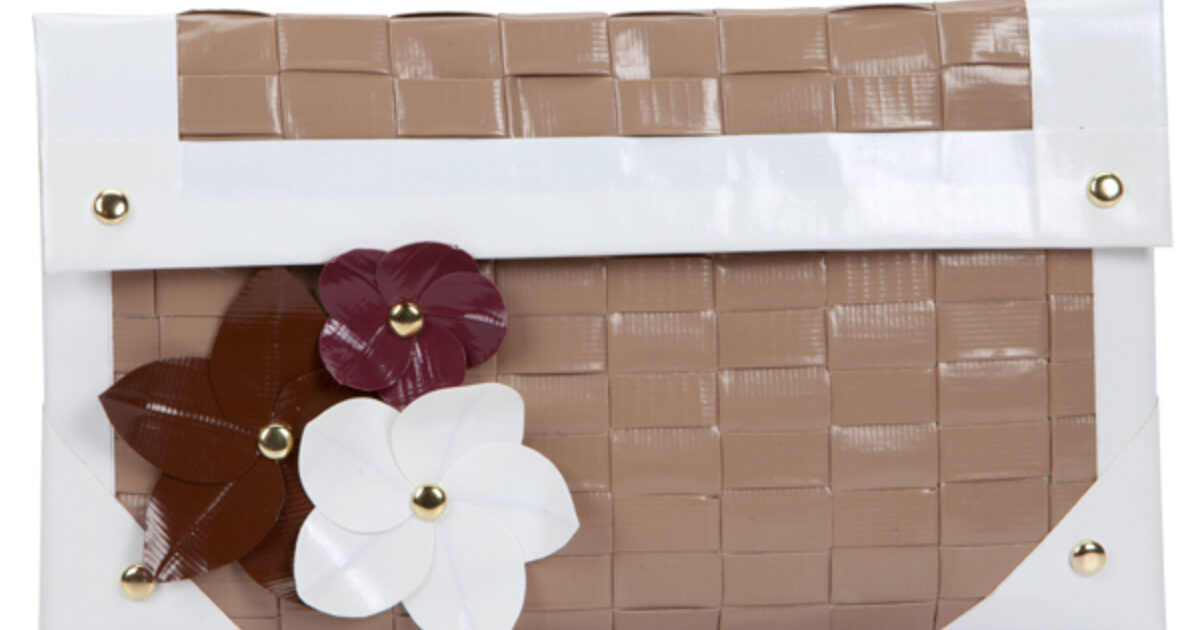 How-To: Duck Tape® Woven Clutch | Duck Brand